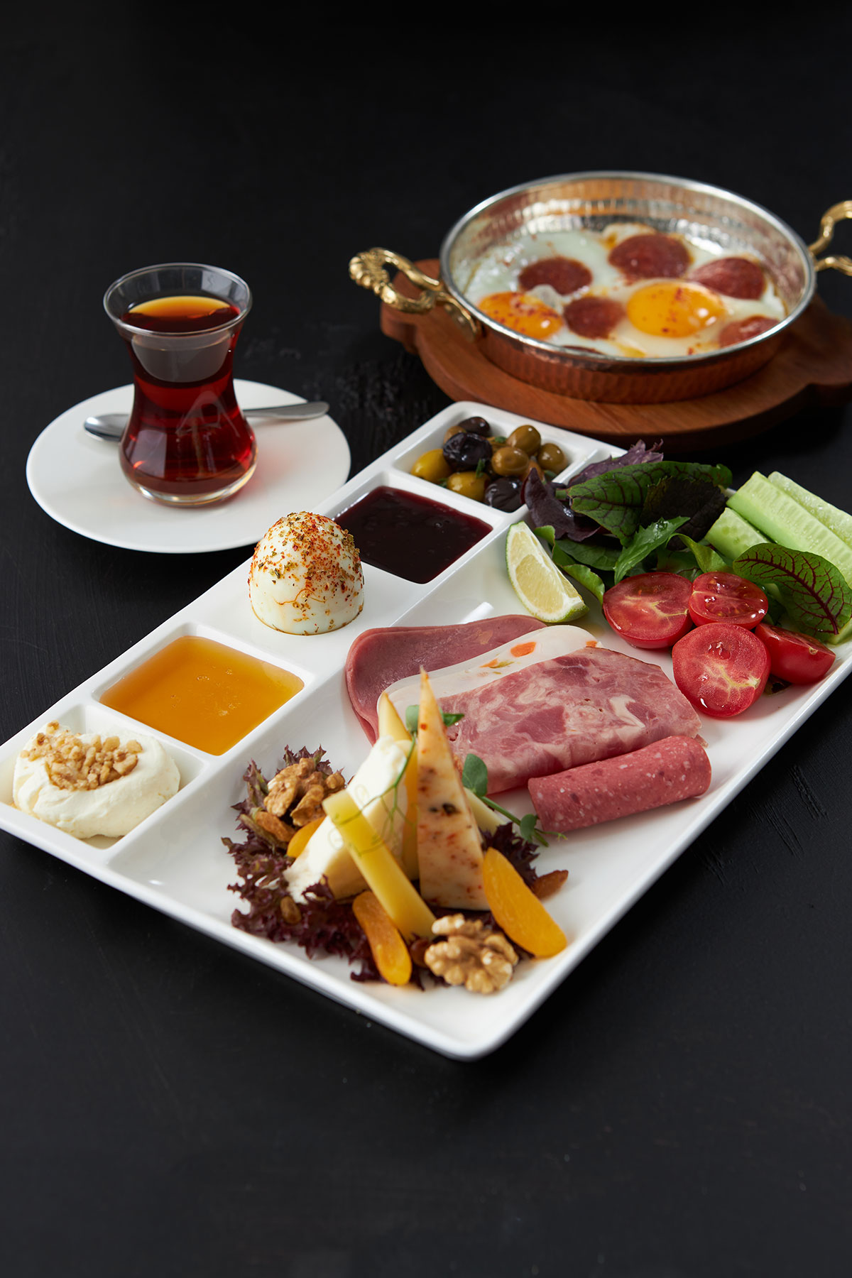 Ödüllü şeflerin hazırlayıp sunduğu eşsiz lezzetler Azure Ankara'da